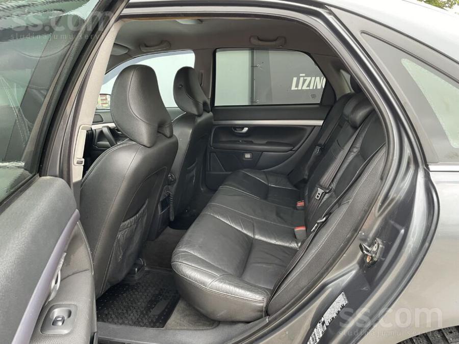 Grey Volvo S80 2005 in Talsi, with an engine capacity of 2.40 L and mileage of 377 thousand km for 1400 €, photo 21 on AUTOMOTO.COM.LV