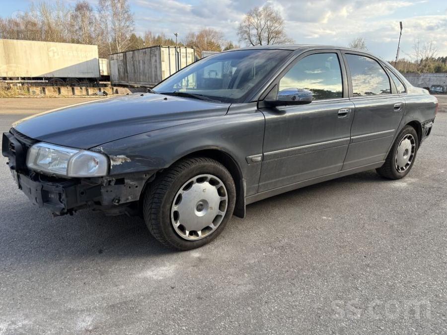 Серый Вольво С80 2005 в Рига, объемом двигателя 2.40 л и пробегом 299 тыс. км за 700 €, фото 5 на AUTOMOTO.COM.LV