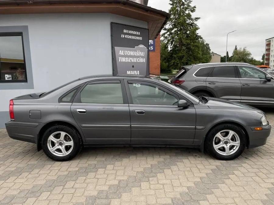 Pelēks Volvo S80 2005 Talsi, ar dzinēja tilpumu 2.40 L un nobraukumu 377 tūkst. km par 1400 €, foto 3 vietnē AUTOMOTO.COM.LV
