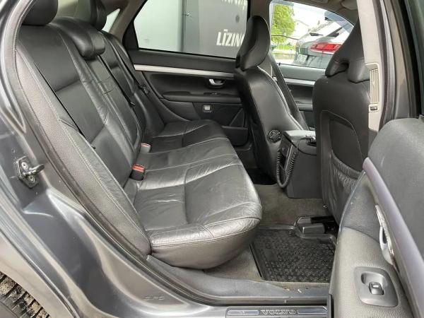 Pelēks Volvo S80 2005 Talsi, ar dzinēja tilpumu 2.40 L un nobraukumu 377 tūkst. km par 1400 €, foto 7 vietnē AUTOMOTO.COM.LV