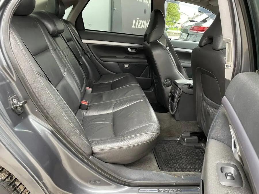 Pelēks Volvo S80 2005 Talsi, ar dzinēja tilpumu 2.40 L un nobraukumu 377 tūkst. km par 1400 €, foto 8 vietnē AUTOMOTO.COM.LV