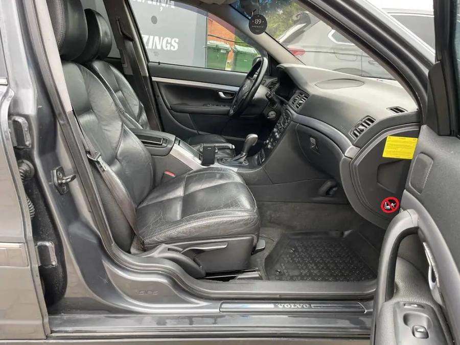 Pelēks Volvo S80 2005 Talsi, ar dzinēja tilpumu 2.40 L un nobraukumu 377 tūkst. km par 1400 €, foto 9 vietnē AUTOMOTO.COM.LV