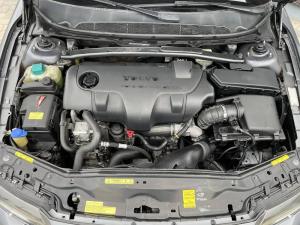 Pelēks Volvo S80 2005 Talsi, ar dzinēja tilpumu 2.40 L un nobraukumu 377 tūkst. km par 1400 €, foto 11 vietnē AUTOMOTO.COM.LV