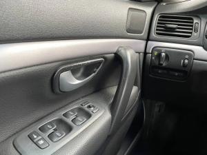 Pelēks Volvo S80 2005 Talsi, ar dzinēja tilpumu 2.40 L un nobraukumu 377 tūkst. km par 1400 €, foto 12 vietnē AUTOMOTO.COM.LV