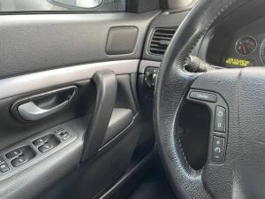 Pelēks Volvo S80 2005 Talsi, ar dzinēja tilpumu 2.40 L un nobraukumu 377 tūkst. km par 1400 €, foto 13 vietnē AUTOMOTO.COM.LV