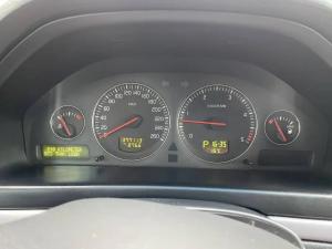 Pelēks Volvo S80 2005 Talsi, ar dzinēja tilpumu 2.40 L un nobraukumu 377 tūkst. km par 1400 €, foto 14 vietnē AUTOMOTO.COM.LV