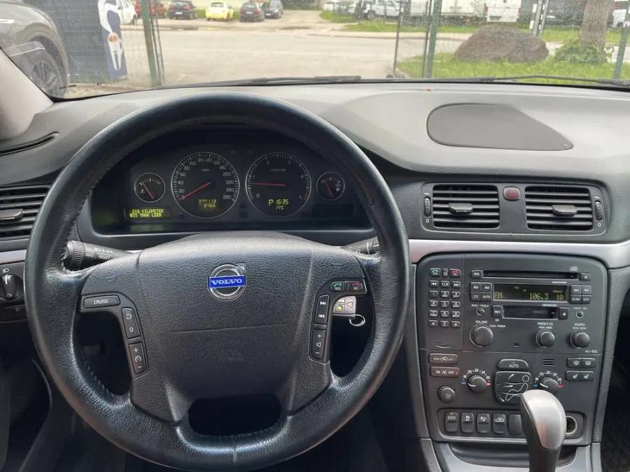 Pelēks Volvo S80 2005 Talsi, ar dzinēja tilpumu 2.40 L un nobraukumu 377 tūkst. km par 1400 €, foto 16 vietnē AUTOMOTO.COM.LV