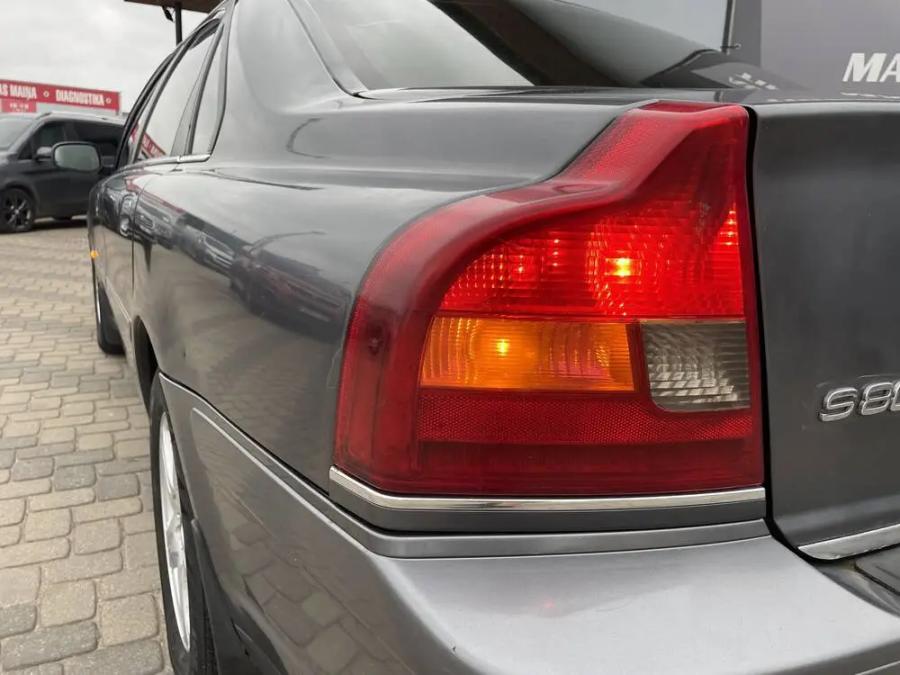 Pelēks Volvo S80 2005 Talsi, ar dzinēja tilpumu 2.40 L un nobraukumu 377 tūkst. km par 1400 €, foto 22 vietnē AUTOMOTO.COM.LV