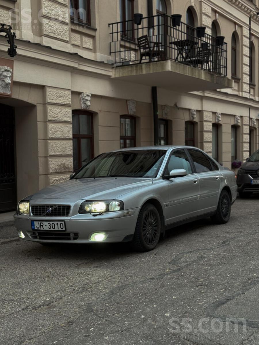 Серый Вольво С80 2005 в Алуксне, объемом двигателя 2.40 л и пробегом 403 тыс. км за 2000 €, фото 1 на AUTOMOTO.COM.LV