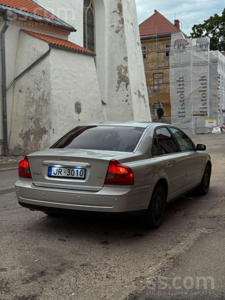 Серый Вольво С80 2005 в Алуксне, объемом двигателя 2.40 л и пробегом 403 тыс. км за 2000 €, фото 4 на AUTOMOTO.COM.LV