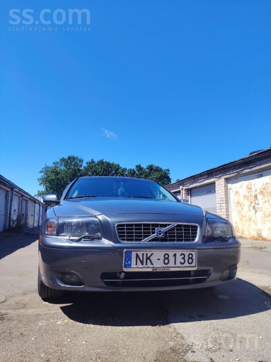 Grey Volvo S80 2005 in Riga, with an engine capacity of 2.40 L and mileage of 365 thousand km for 1850 €, photo 1 on AUTOMOTO.COM.LV