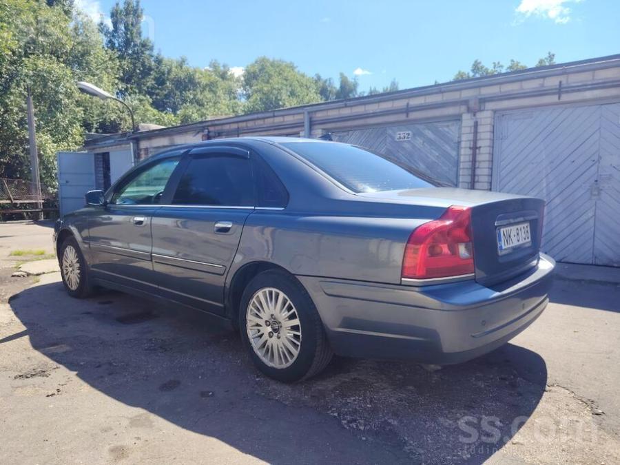 Grey Volvo S80 2005 in Riga, with an engine capacity of 2.40 L and mileage of 365 thousand km for 1850 €, photo 5 on AUTOMOTO.COM.LV