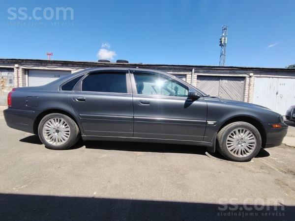 Grey Volvo S80 2005 in Riga, with an engine capacity of 2.40 L and mileage of 365 thousand km for 1850 €, photo 7 on AUTOMOTO.COM.LV