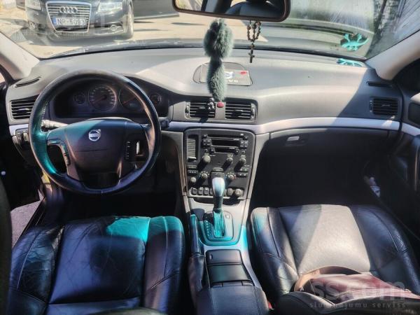 Grey Volvo S80 2005 in Riga, with an engine capacity of 2.40 L and mileage of 365 thousand km for 1850 €, photo 9 on AUTOMOTO.COM.LV