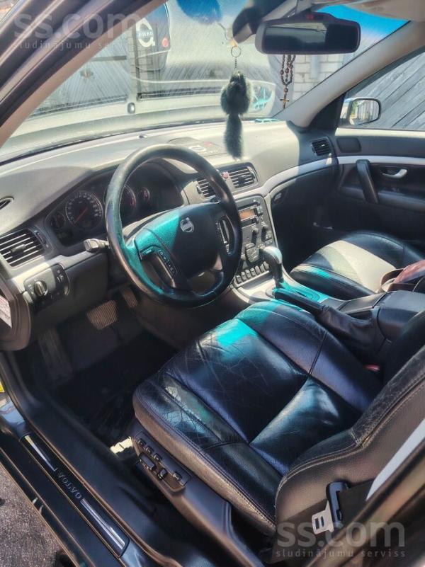 Grey Volvo S80 2005 in Riga, with an engine capacity of 2.40 L and mileage of 365 thousand km for 1850 €, photo 10 on AUTOMOTO.COM.LV