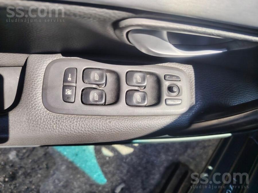 Grey Volvo S80 2005 in Riga, with an engine capacity of 2.40 L and mileage of 365 thousand km for 1850 €, photo 14 on AUTOMOTO.COM.LV