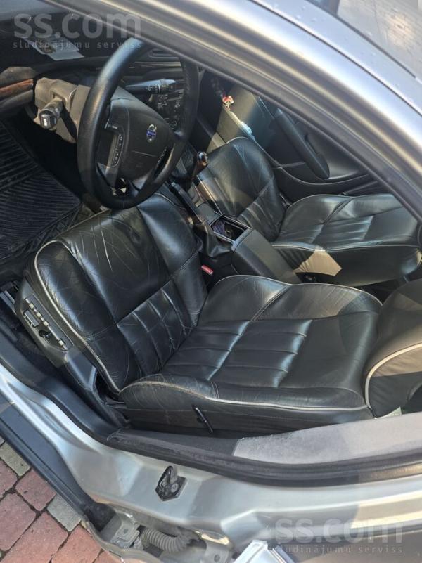 Grey Volvo S80 2005 in Jelgava, with an engine capacity of 2.40 L and mileage of 330 thousand km for 2000 €, photo 3 on AUTOMOTO.COM.LV