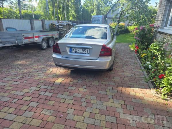 Grey Volvo S80 2005 in Jelgava, with an engine capacity of 2.40 L and mileage of 330 thousand km for 2000 €, photo 4 on AUTOMOTO.COM.LV