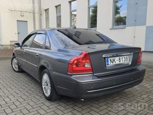 Pelēks Volvo S80 2005 Rīga, ar dzinēja tilpumu 2.40 L un nobraukumu 365 tūkst. km par 1900 €, foto 3 vietnē AUTOMOTO.COM.LV