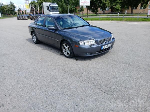Grey Volvo S80 2005 in Aizkraukle, with an engine capacity of 2.40 L and mileage of 450 thousand km for 1300 €, photo 2 on AUTOMOTO.COM.LV