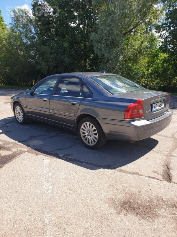 Pelēks Volvo S80 2005 Rīga, ar dzinēja tilpumu 2.40 L un nobraukumu 345 tūkst. km par 1400 €, foto 1 vietnē AUTOMOTO.COM.LV