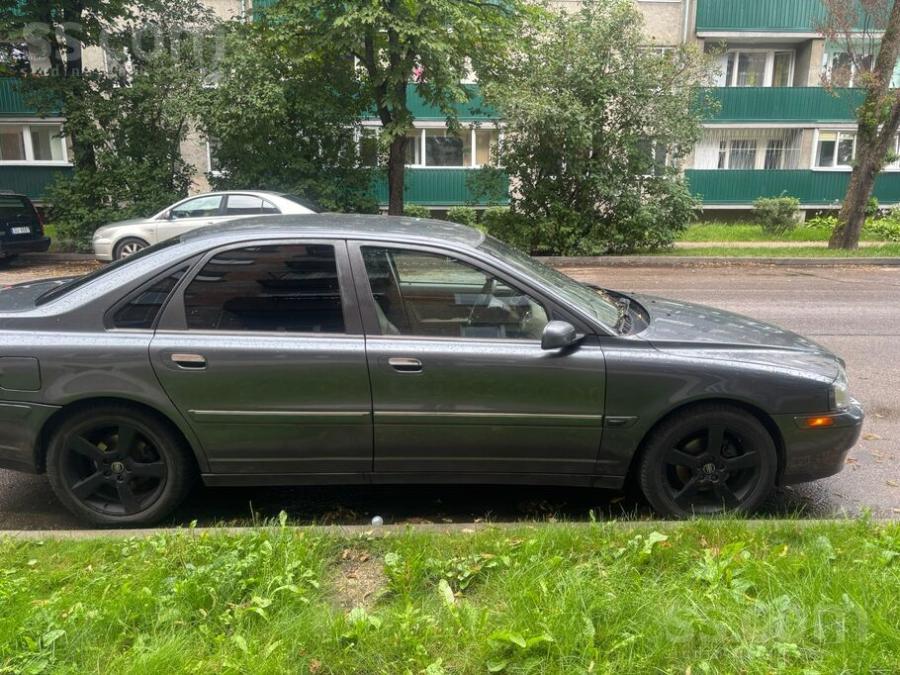 Pelēks Volvo S80 2005 Daugavpils, ar dzinēja tilpumu 2.40 L un nobraukumu 375 tūkst. km par 990 €, foto 5 vietnē AUTOMOTO.COM.LV