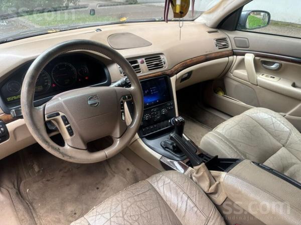 Pelēks Volvo S80 2005 Daugavpils, ar dzinēja tilpumu 2.40 L un nobraukumu 375 tūkst. km par 990 €, foto 6 vietnē AUTOMOTO.COM.LV