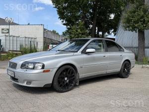 Grey Volvo S80 2005 in Riga, with an engine capacity of 2.40 L and mileage of 395 thousand km for 1050 €, photo  on AUTOMOTO.COM.LV