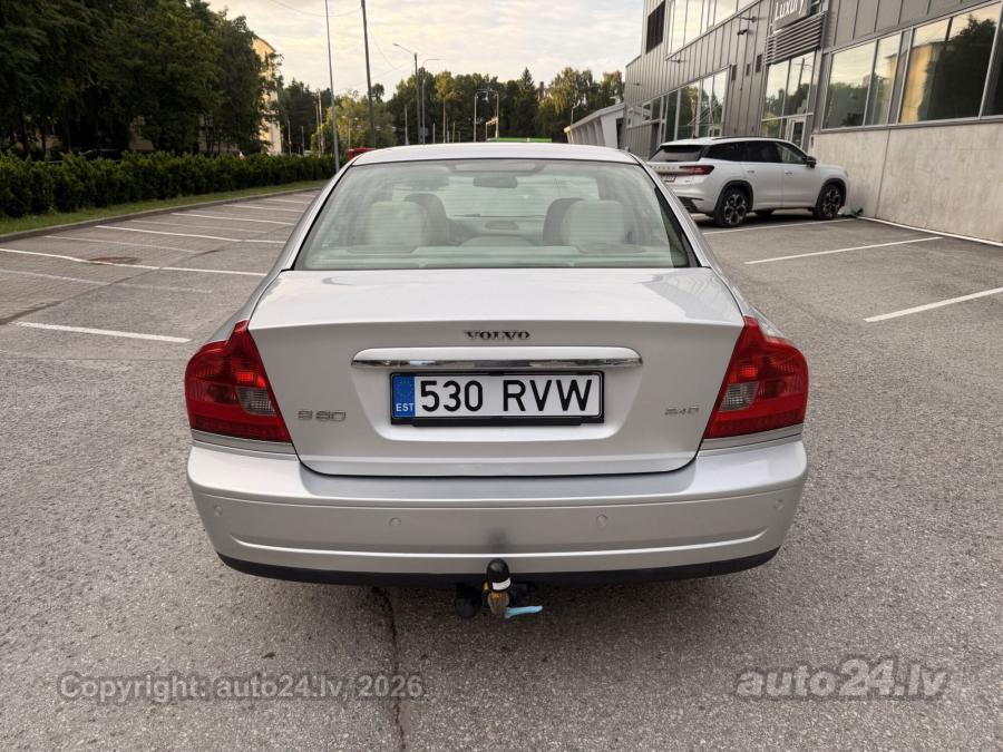 Grey Volvo S80 2005 in Tallinn, with an engine capacity of 2.40 L and mileage of 385 thousand km for 3499 €, photo 5 on AUTOMOTO.COM.LV