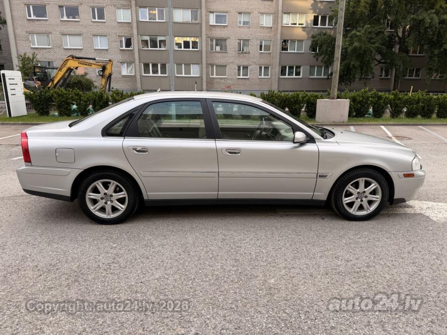 Grey Volvo S80 2005 in Tallinn, with an engine capacity of 2.40 L and mileage of 385 thousand km for 3499 €, photo 7 on AUTOMOTO.COM.LV