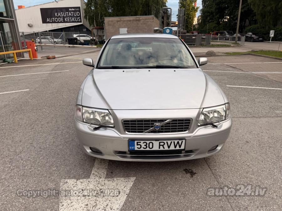 Grey Volvo S80 2005 in Tallinn, with an engine capacity of 2.40 L and mileage of 385 thousand km for 3499 €, photo 9 on AUTOMOTO.COM.LV