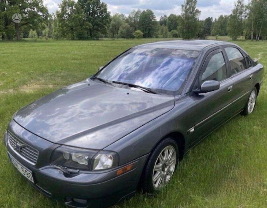 Grey Volvo S80 2005 in Vilnius, with an engine capacity of 2.44 L and mileage of 315 thousand km for 1200 €, photo 1 on AUTOMOTO.COM.LV