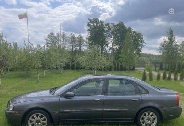 Pelēks Volvo S80 2005 Viļņa, ar dzinēja tilpumu 2.44 L un nobraukumu 315 tūkst. km par 1200 €, foto 2 vietnē AUTOMOTO.COM.LV