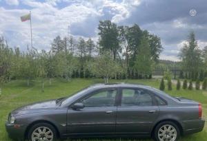 Grey Volvo S80 2005 in Vilnius, with an engine capacity of 2.44 L and mileage of 315 thousand km for 1200 €, photo 3 on AUTOMOTO.COM.LV