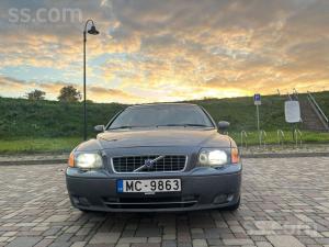 Grey Volvo S80 2005 in Daugavpils, with an engine capacity of 2.40 L and mileage of 375 thousand km for 1800 €, photo 3 on AUTOMOTO.COM.LV