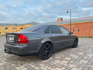 Grey Volvo S80 2005 in Daugavpils, with an engine capacity of 2.40 L and mileage of 375 thousand km for 1800 €, photo 6 on AUTOMOTO.COM.LV