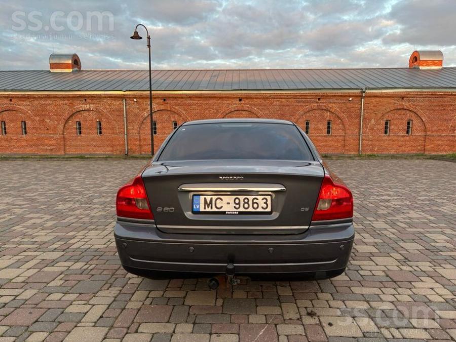 Grey Volvo S80 2005 in Daugavpils, with an engine capacity of 2.40 L and mileage of 375 thousand km for 1800 €, photo 7 on AUTOMOTO.COM.LV