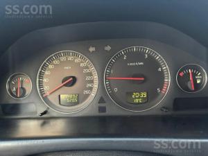 Grey Volvo S80 2005 in Daugavpils, with an engine capacity of 2.40 L and mileage of 375 thousand km for 1800 €, photo 13 on AUTOMOTO.COM.LV