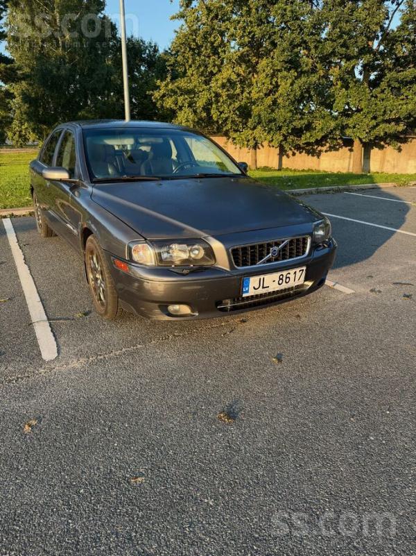 Volvo S80 2005 in Riga on AUTOMOTO.COM.LV Grey Volvo S80 2005 in Riga, with an engine capacity of 2.40 L and mileage of 340 thousand km for 1300 €, photo 1 on AUTOMOTO.COM.LV