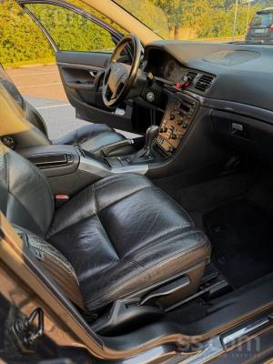 Grey Volvo S80 2005 in Riga, with an engine capacity of 2.40 L and mileage of 340 thousand km for 1300 €, photo 6 on AUTOMOTO.COM.LV