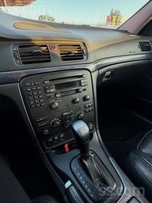 Grey Volvo S80 2005 in Riga, with an engine capacity of 2.40 L and mileage of 340 thousand km for 1300 €, photo 8 on AUTOMOTO.COM.LV