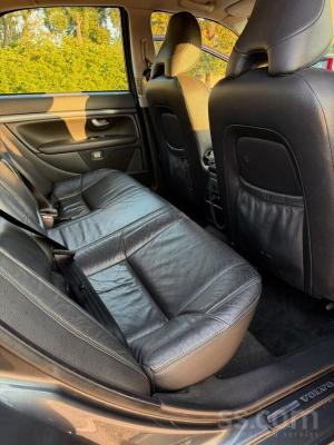 Grey Volvo S80 2005 in Riga, with an engine capacity of 2.40 L and mileage of 340 thousand km for 1300 €, photo 9 on AUTOMOTO.COM.LV