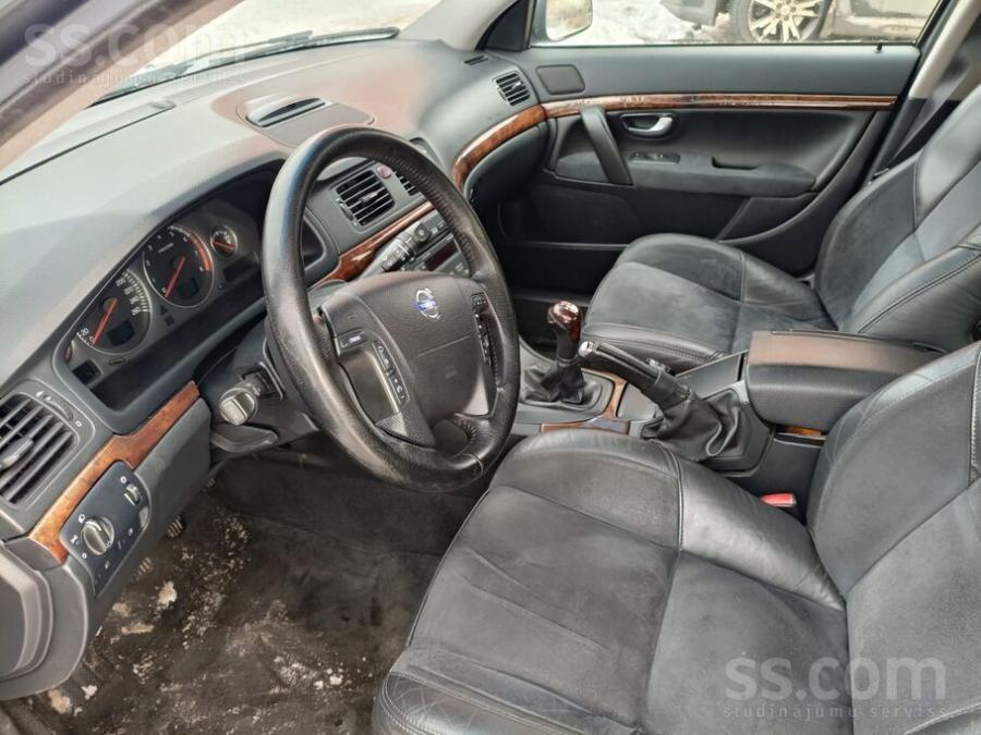 Pelēks Volvo S80 2005 Rīga, ar dzinēja tilpumu 2.50 L un nobraukumu 326 tūkst. km par 1700 €, foto 8 vietnē AUTOMOTO.COM.LV