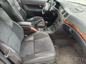 Pelēks Volvo S80 2005 Rīga, ar dzinēja tilpumu 2.50 L un nobraukumu 326 tūkst. km par 1700 €, foto 9 vietnē AUTOMOTO.COM.LV
