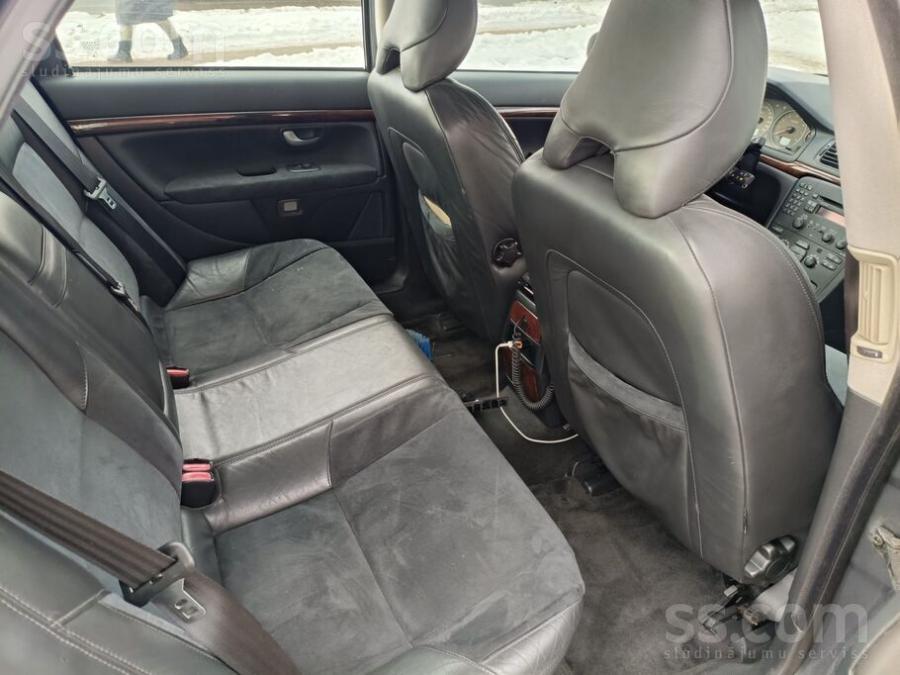 Pelēks Volvo S80 2005 Rīga, ar dzinēja tilpumu 2.50 L un nobraukumu 326 tūkst. km par 1700 €, foto 10 vietnē AUTOMOTO.COM.LV