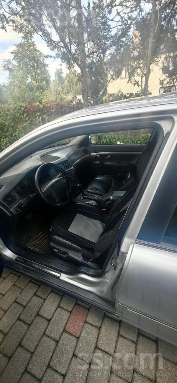 Pelēks Volvo S80 2005 Rīga, ar dzinēja tilpumu 2.40 L un nobraukumu 285 tūkst. km par 900 €, foto 3 vietnē AUTOMOTO.COM.LV