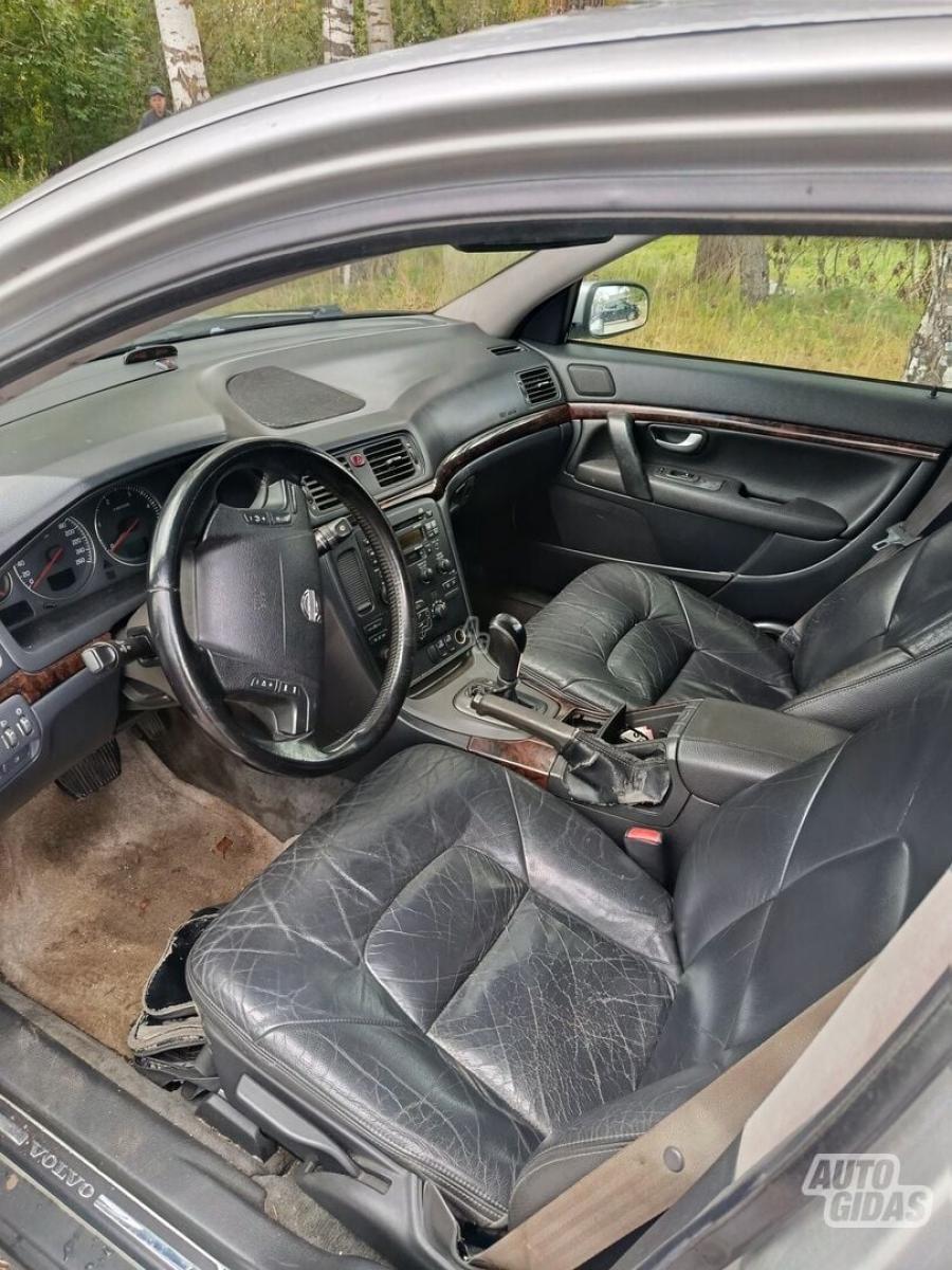 Pelēks Volvo S80 2005 Mažeikiai, ar dzinēja tilpumu 2.40 L un nobraukumu 264 tūkst. km par 1050 €, foto 6 vietnē AUTOMOTO.COM.LV