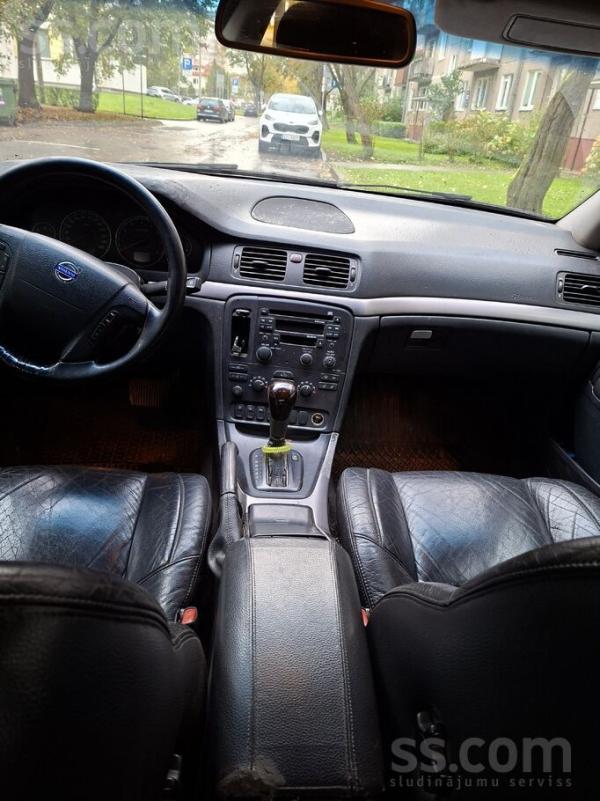 Grey Volvo S80 2005 in Riga, with an engine capacity of 2.40 L and mileage of 287 thousand km for 1300 €, photo 6 on AUTOMOTO.COM.LV