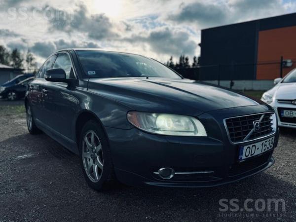 Pelēks Volvo S80 2006 Cēsis, ar dzinēja tilpumu 2.40 L un nobraukumu 0 tūkst. km par 1200 €, foto 1 vietnē AUTOMOTO.COM.LV