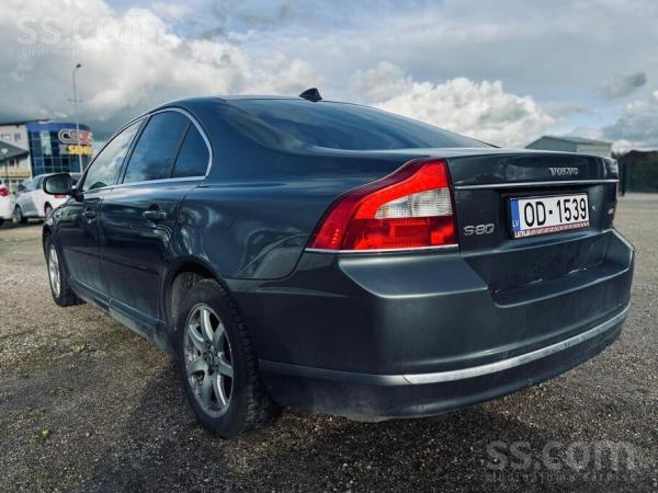 Pelēks Volvo S80 2006 Cēsis, ar dzinēja tilpumu 2.40 L un nobraukumu 0 tūkst. km par 1200 €, foto 4 vietnē AUTOMOTO.COM.LV